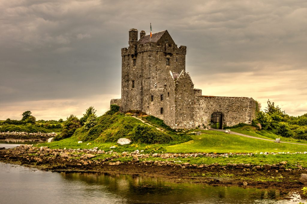 17 real-life filming locations that still look exactly like they did on ...