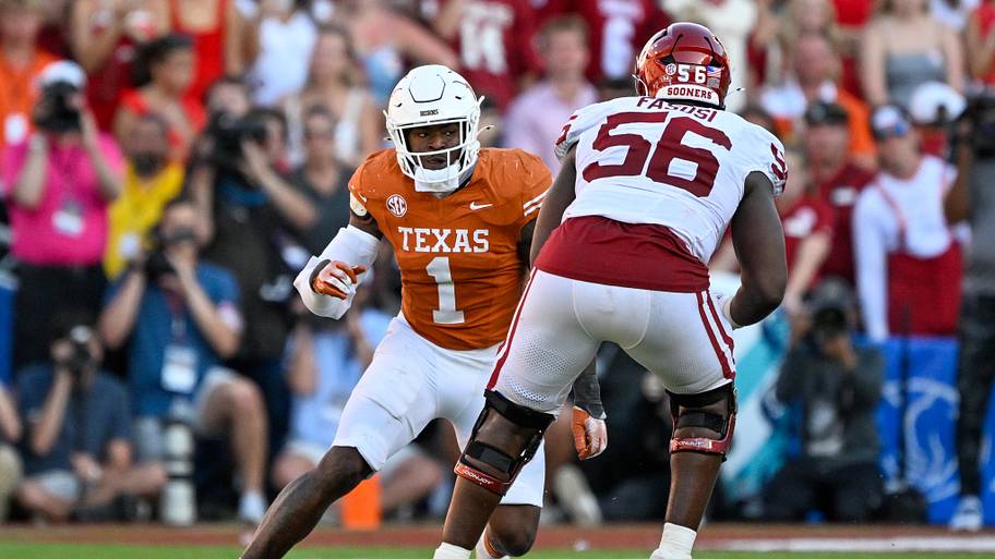 Longhorns star Colin Simmons takes fun shot at Oklahoma Sooners