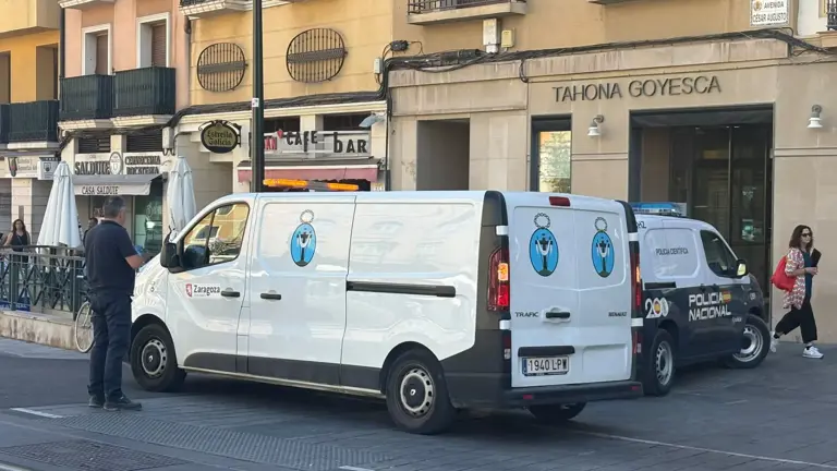 Muere un hombre en el interior de un bar de la avenida de César Augusto ...