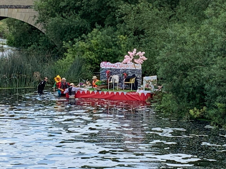 Paddleboarders and raft builders wanted for Olney Riverfest 2026