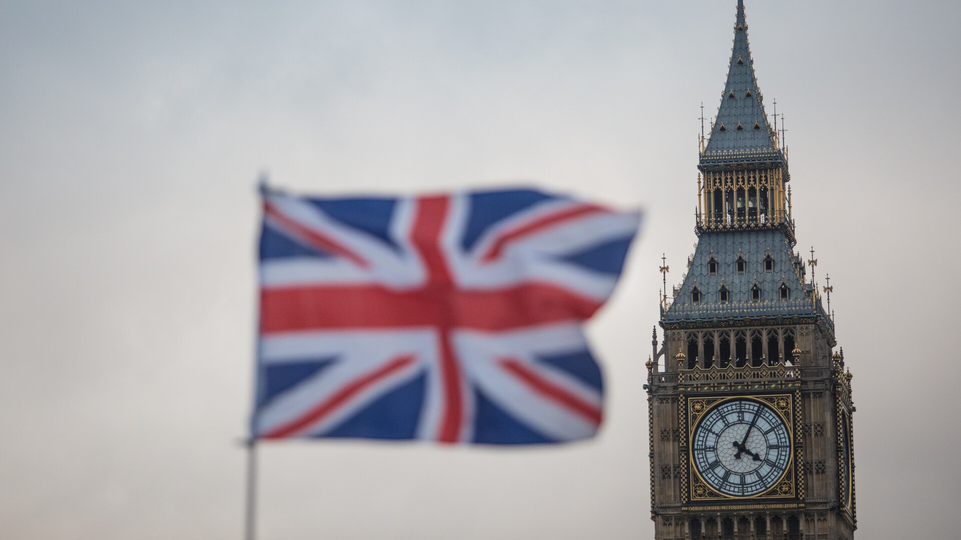 British flag ‘vilified’ and treated as a ‘symbol of the far right’