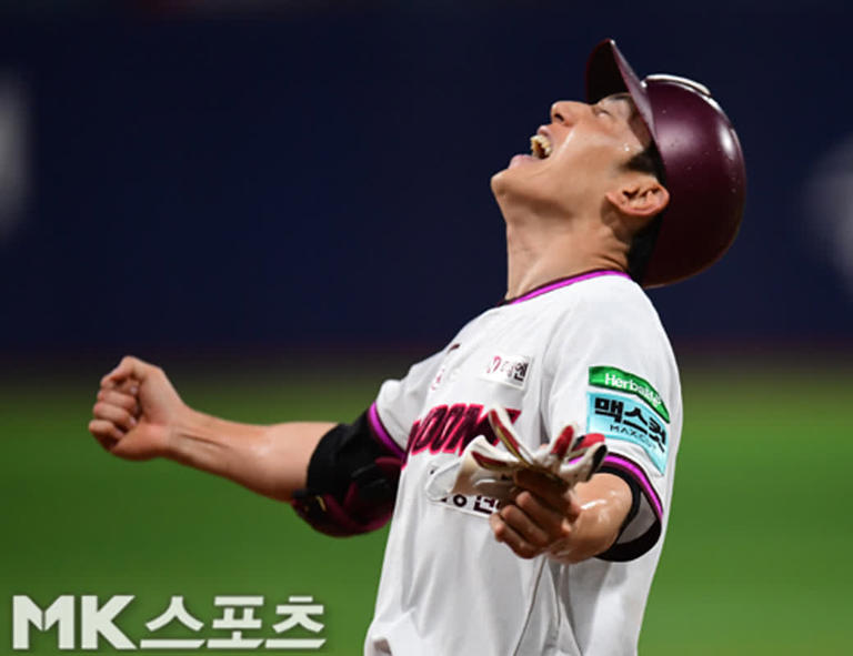 서건창 끝내기 기쁨의 환호 [MK포토]