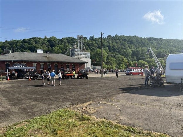 Giant 'Big Boy' train makes stop in Owego on NY tour