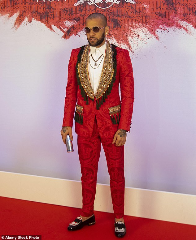 Footballers' worst fashion fails: From 'moon boots' to David Beckham's ...