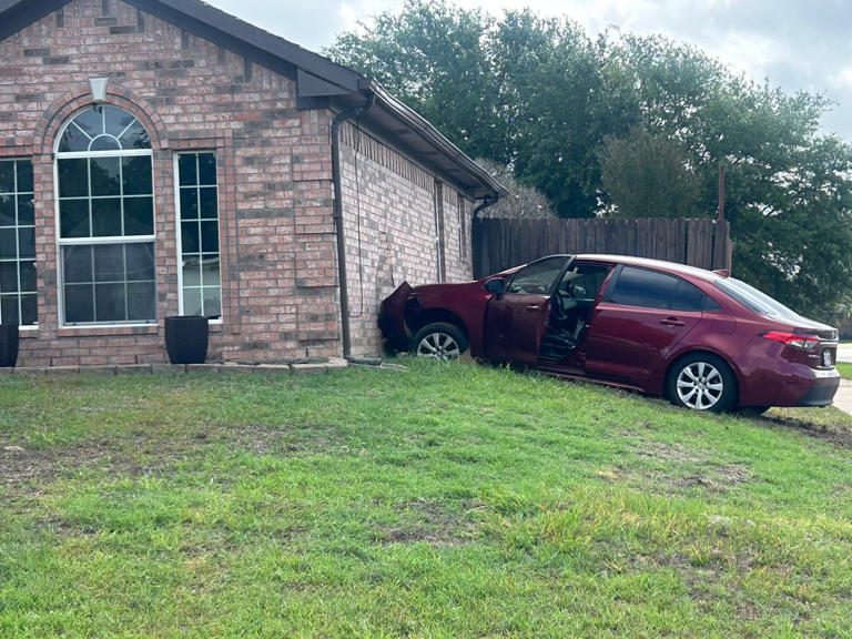 Car hits home on Acacia Drive after two-vehicle crash in Tyler