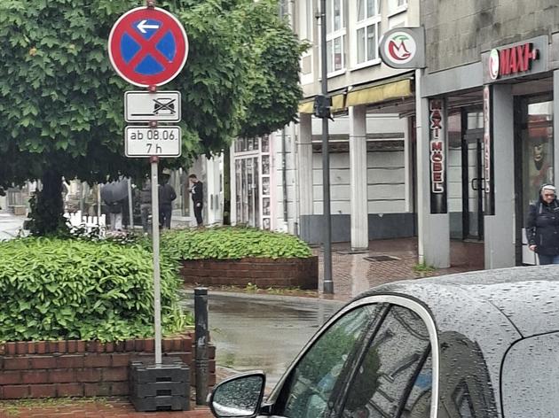 Knapper Straße: Stadt schleppt erstes Auto im Halteverbot ab