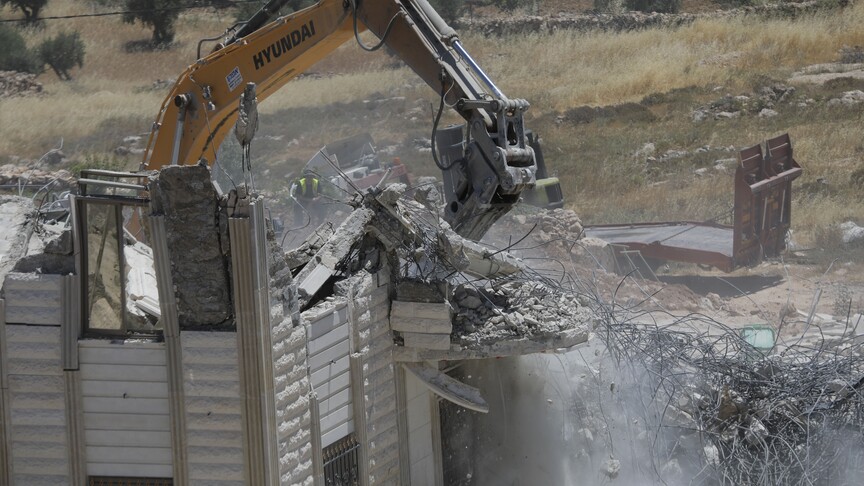 Filistin topraklarını gasbeden İsrailliler, Batı Şeria’da ev ve ...