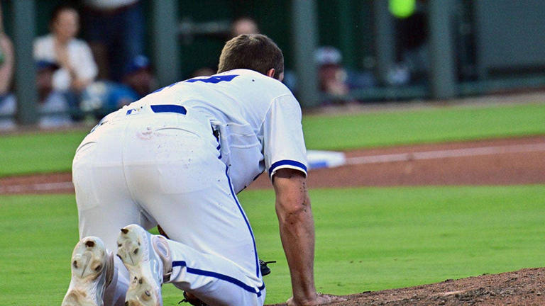 Royals pitcher drilled in head with terrifying 107 mph liner, and the ...