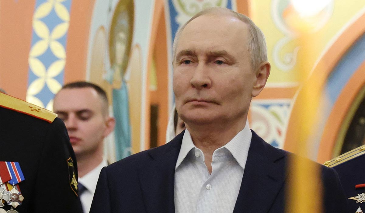 Putin expands Russian bases along NATO borders as experts claim ...