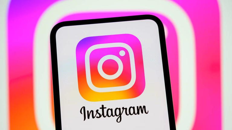 Instagram experiences outage: Users report blank pages and DM issues