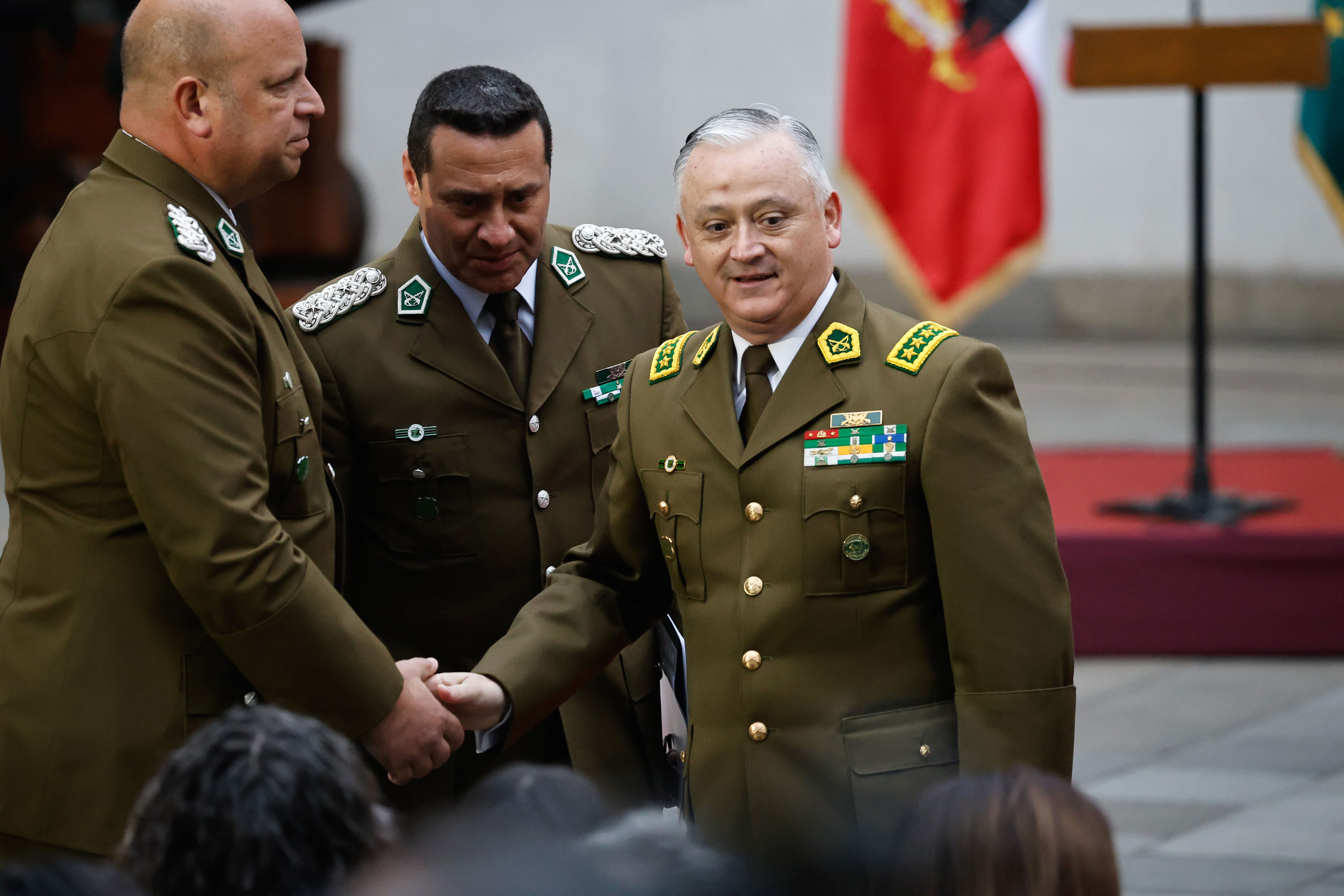 General Araya dice que casos en que se investiga a excarabineros son ...