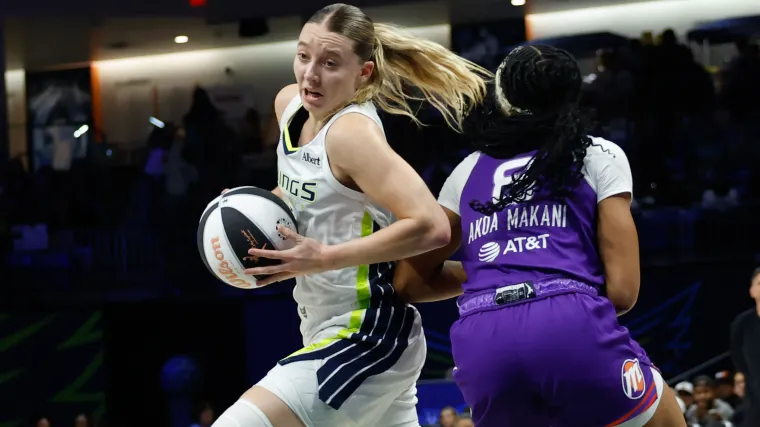 Paige Bueckers' stats tonight were incredible in Wings win over Mercury