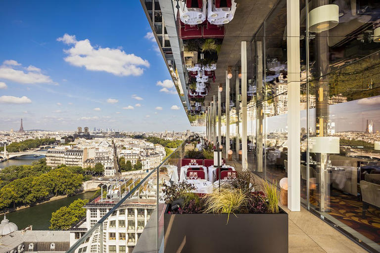 Les 15 plus beaux rooftops de Paris où prendre de la hauteur pendant le ...