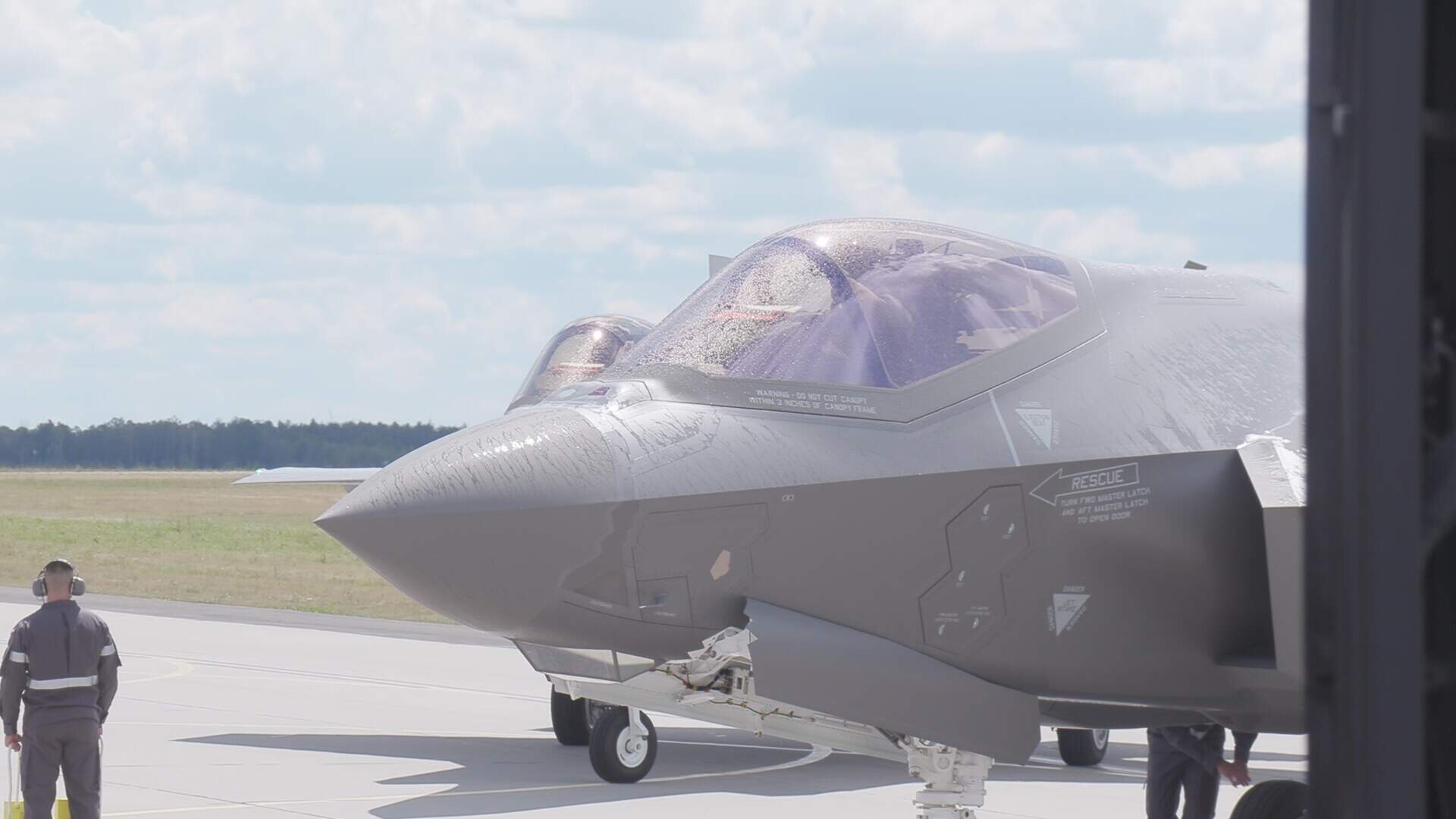 W Bazie Lotnictwa Taktycznego w Łasku ceremonia przyjęcia polskich F-35 ...