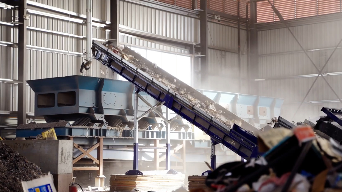 The smart process behind large scale waste recycling