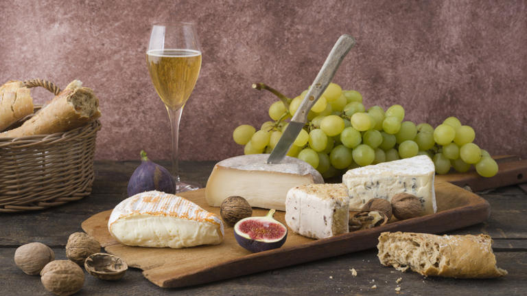 3 cheeses that pair perfectly with Prosecco