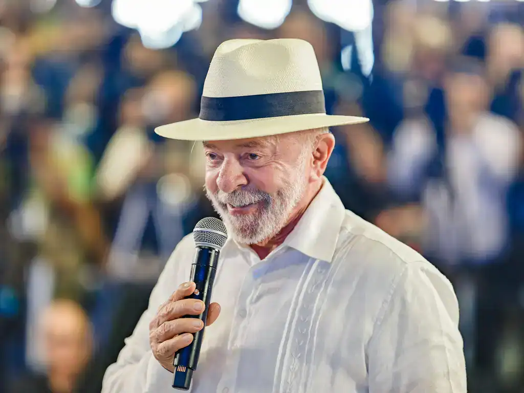 Lula diz que pobres compram celular roubado e declaração gera críticas ...