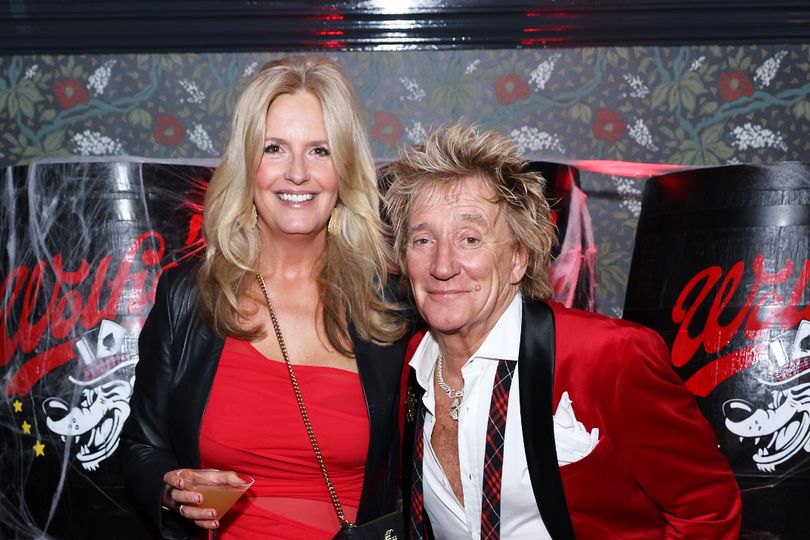 Rod Stewart insists he's not resting off stage and can run 100 meters ...