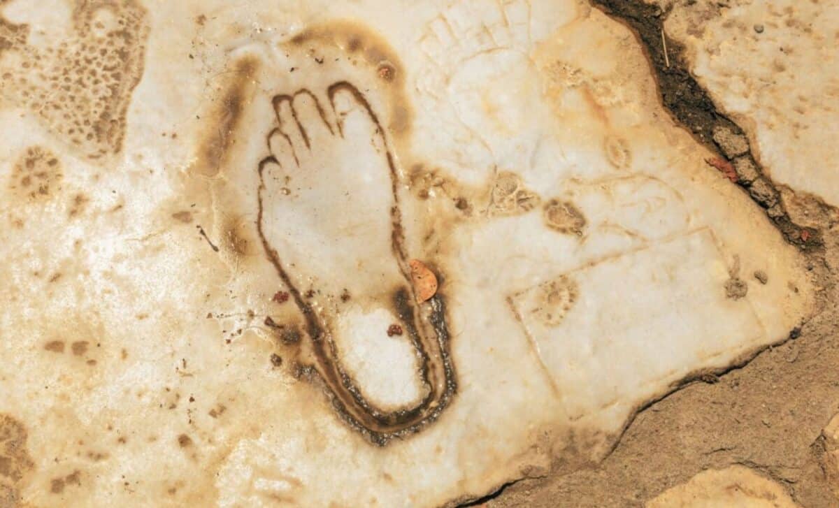 Archaeologists discovered thousands of footprints carved in rock, they ...