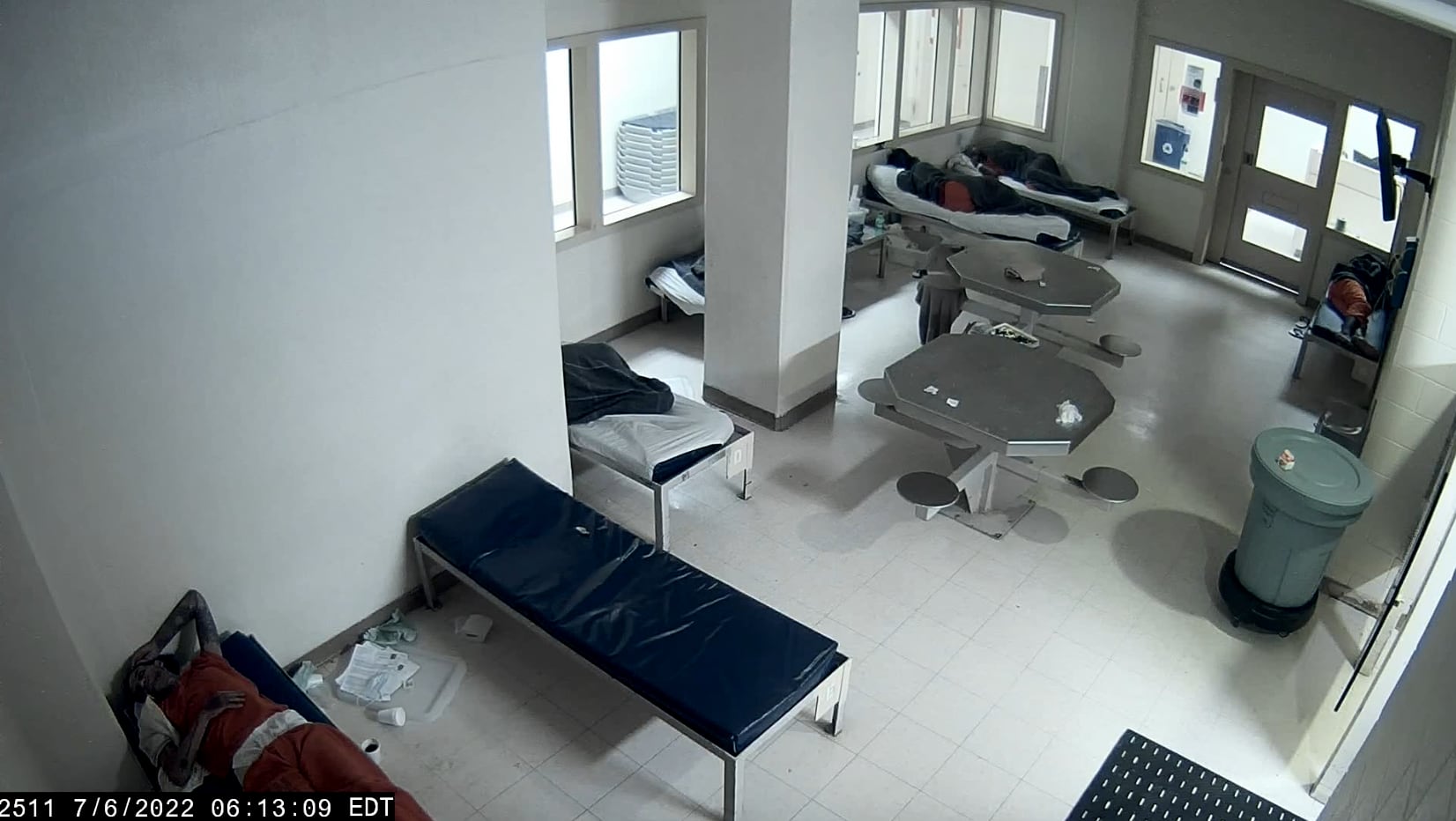 Video: Mecklenburg County jail staff take 70 minutes to give aid to ...