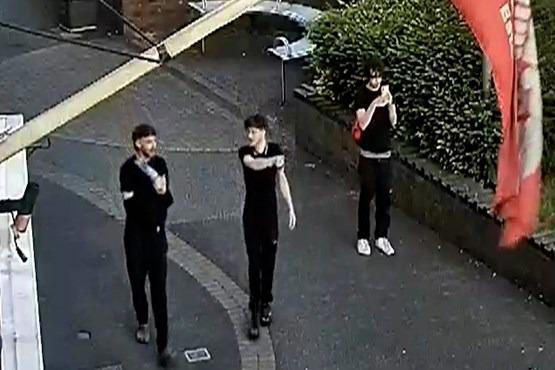 Appeal after man assaulted in Mansfield alleyway