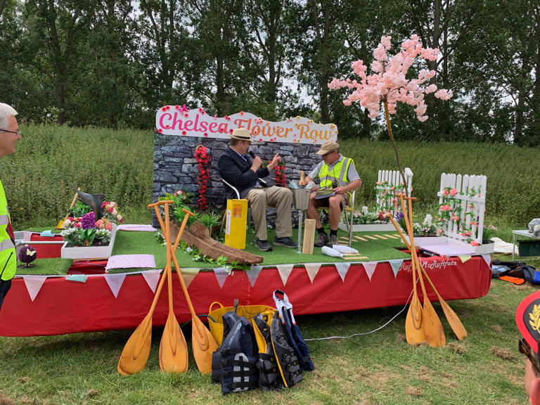 Paddleboarders and raft builders wanted for Olney Riverfest 2026