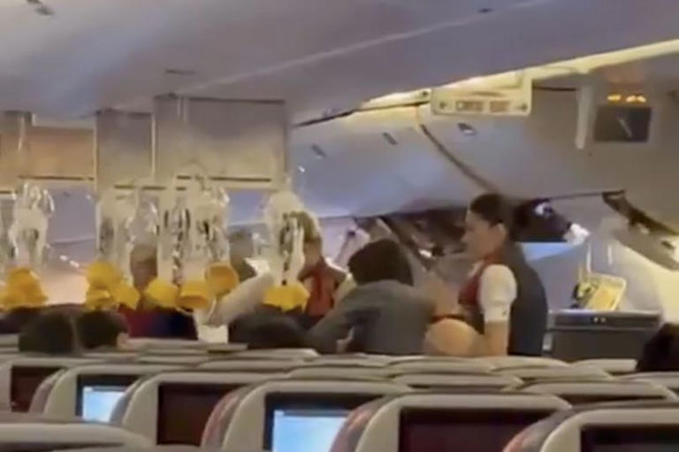 Flight horror as plane crashes into mast as 'oxygen masks drop and 267 ...