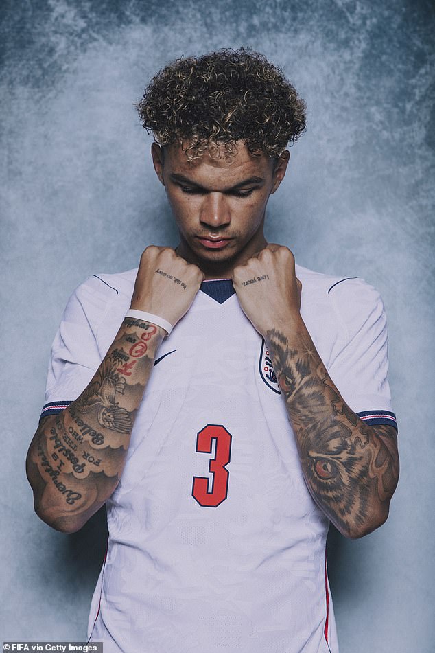 England's official World Cup squad portraits mercilessly mocked by fans ...