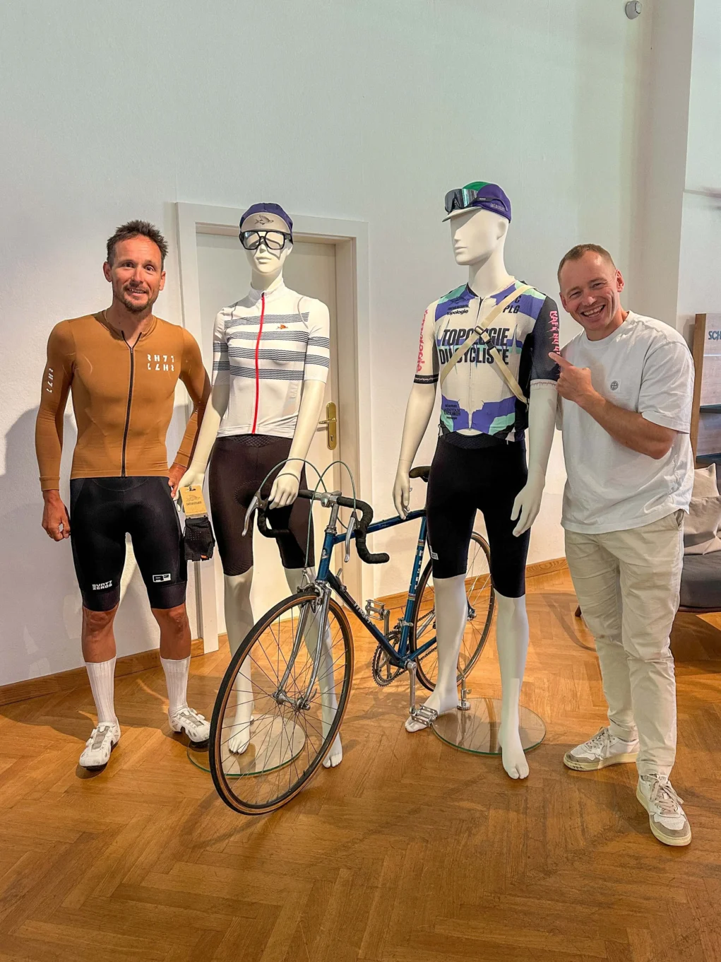 Cafe du Cycliste: Premium-Radstore eröffnete in der Villa Bulfon