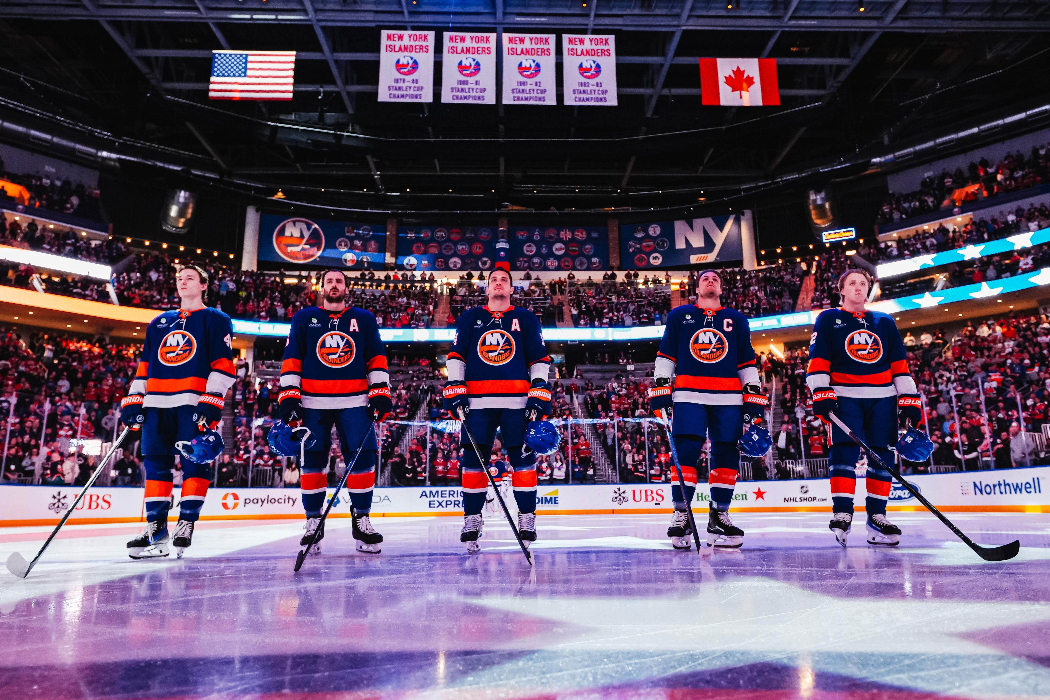Islanders & NHL news: Lee status quo, Canes inch closer