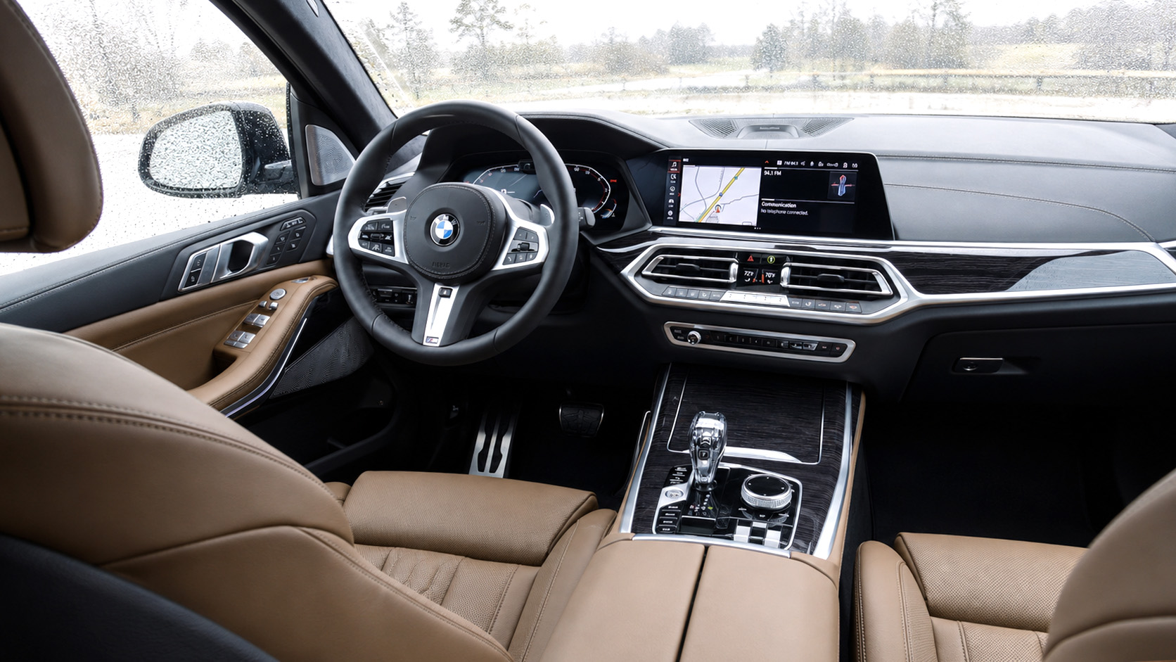 Inside the ultra-silent cabin of the BMW X7