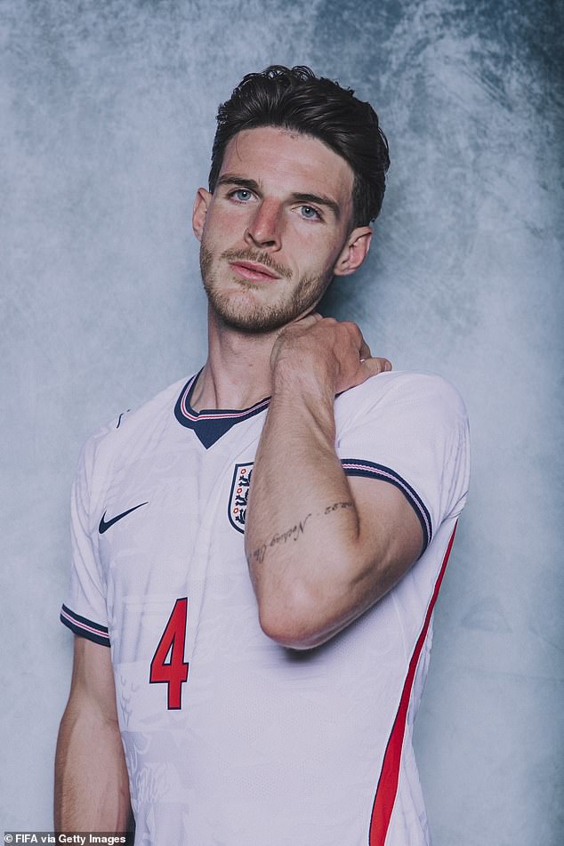 England's official World Cup squad portraits mercilessly mocked by fans ...