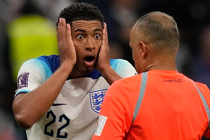 Nobody knew what the ref was saying and the internet loved it. World ...