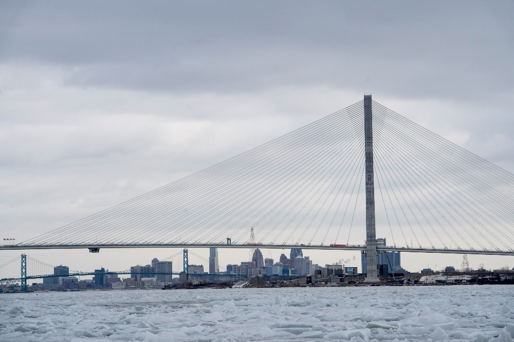 Opening of bridge connecting US and Canada delayed