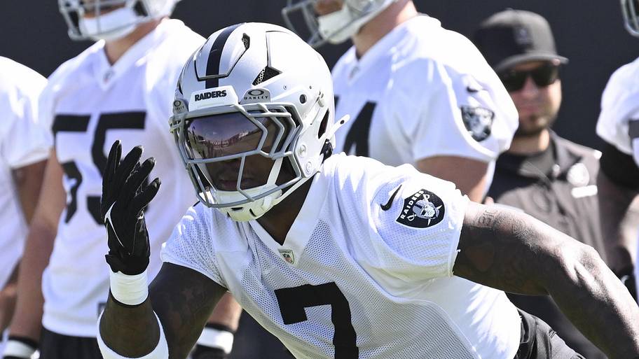 How Raiders Benefitting From Versatility on Defense