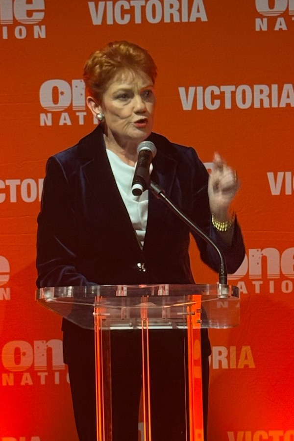 Hanson pledges to work with Coalition in Victoria as protesters target ...