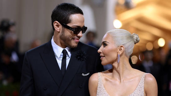 The five most extravagant celebrity dates (v.o.)
