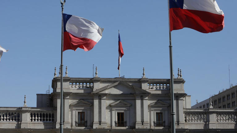 Encuesta ICSOH-UDP: preocupación domina el ánimo del país y crece ...