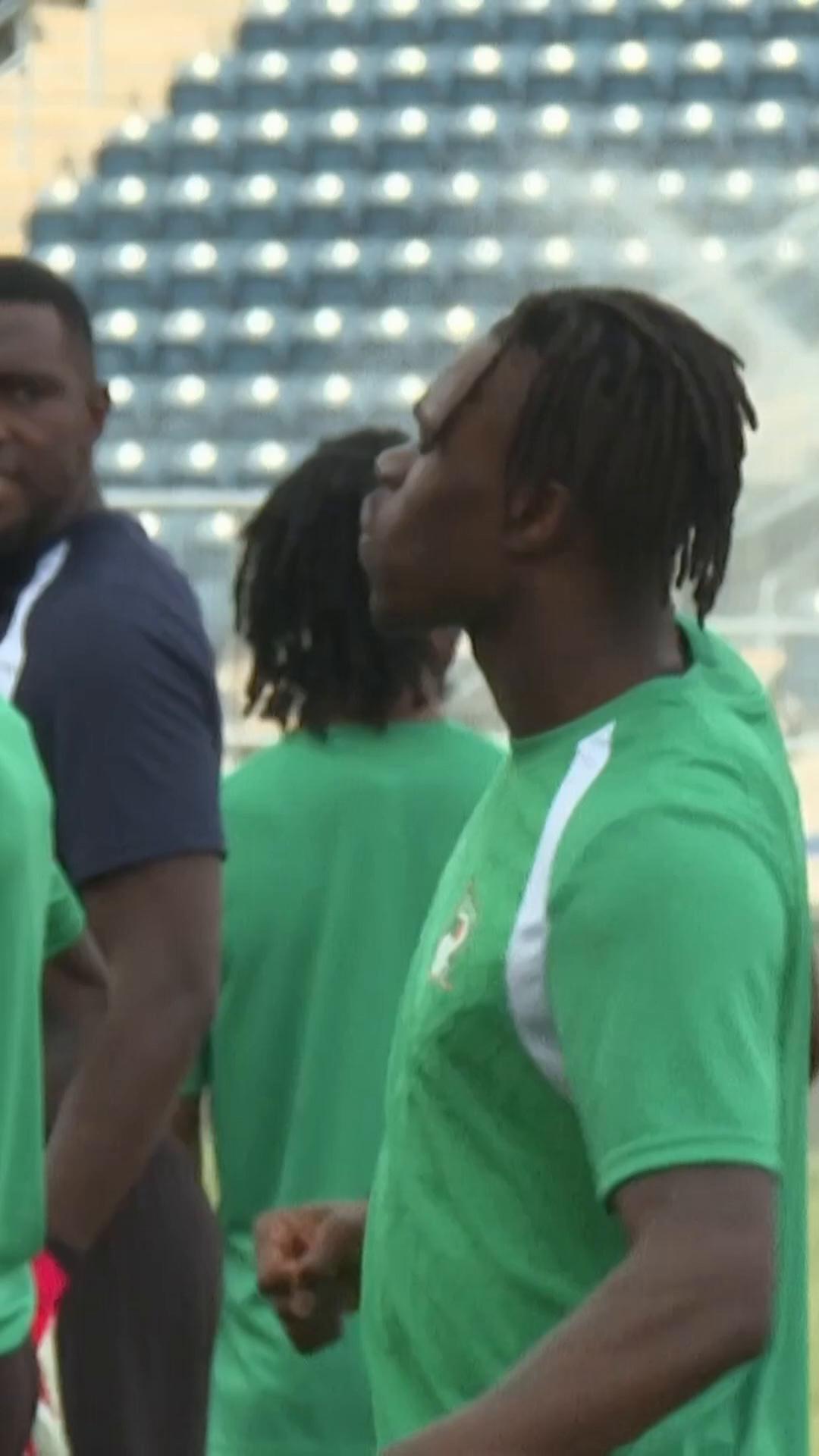 Chilled out Ivory Coast dance through training