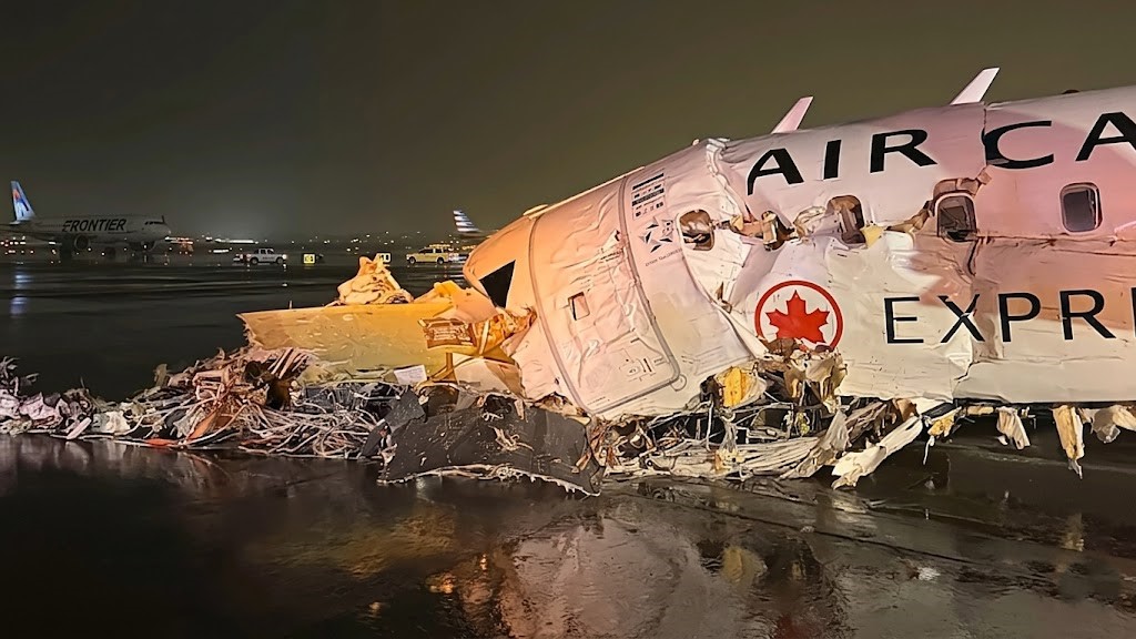 This jet was traveling 114 knots on landing - then it smashed into a ...