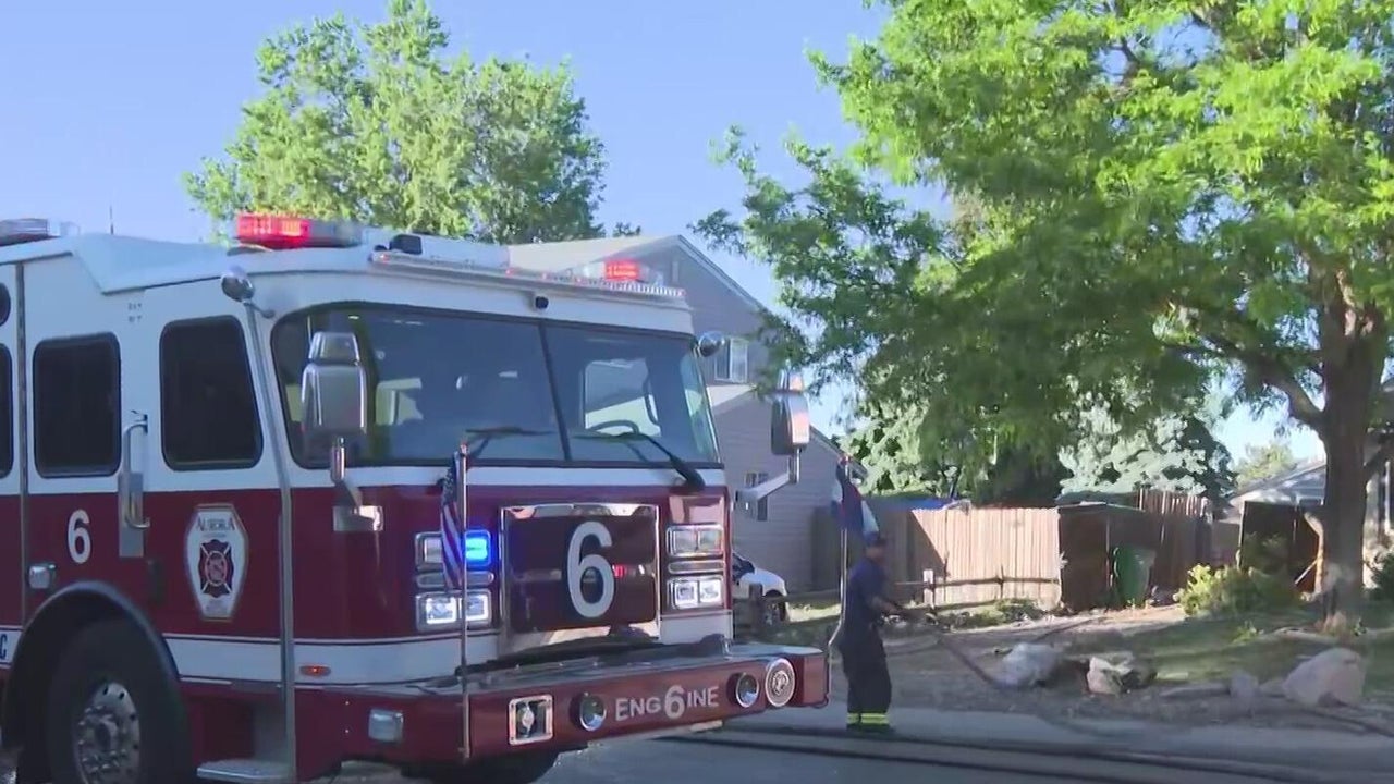 10 people in Aurora displaced after fire damages home