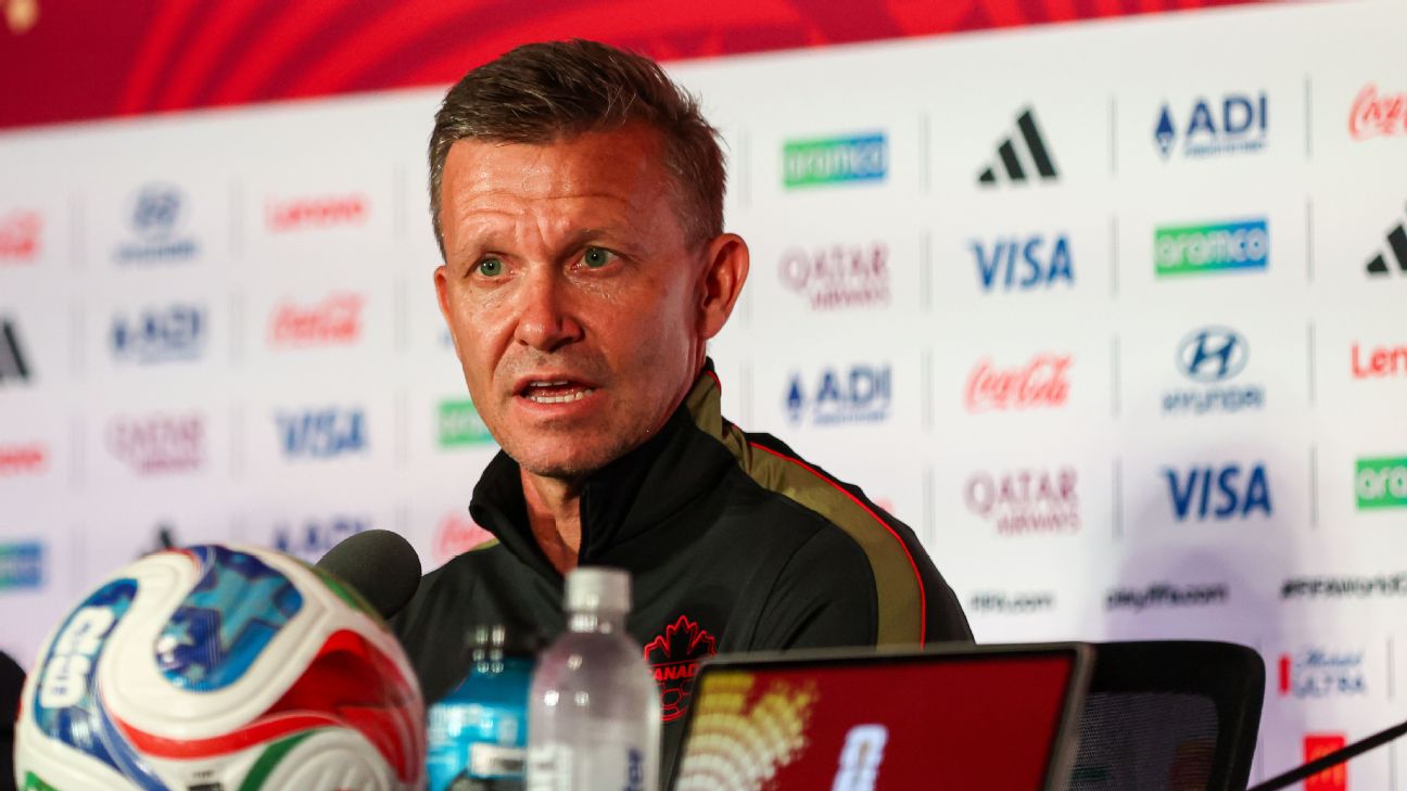 Jesse Marsch: We 'had to beg' USMNT players to sing national anthem