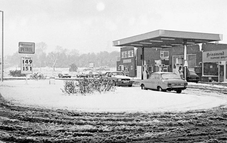 Fantastic pictures capture life in Derbyshire during the 1980s