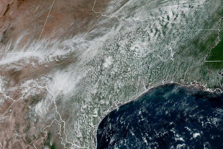 Summer cold front with rain chances on track to revamp Austin weather ...