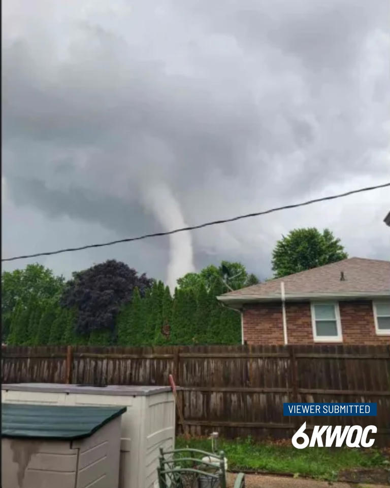 Multiple tornadoes strike Illinois, Indiana and Wisconsin