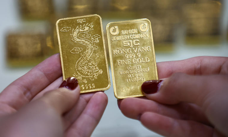 Gold prices rise 5% in one day