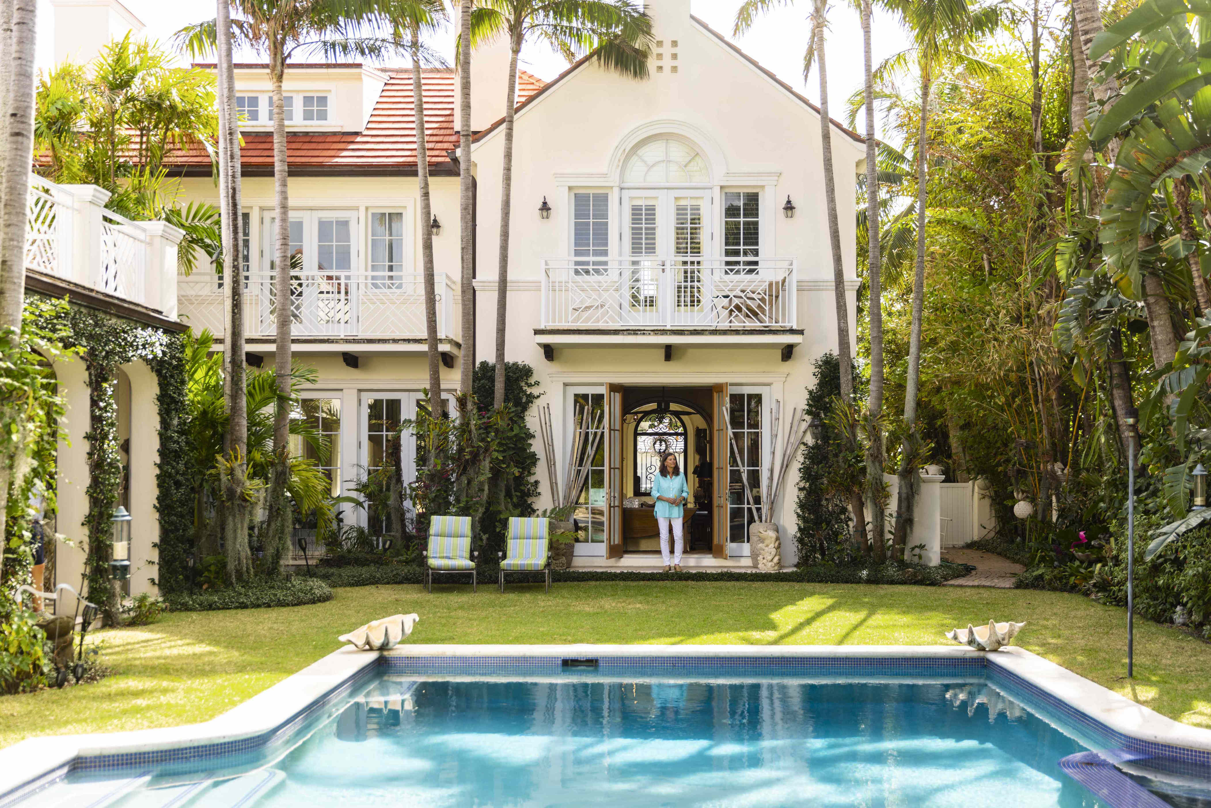 6 landscaping projects that boost your home's value, according to experts