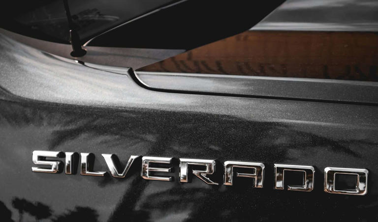 GM kills off Chevy's biggest Silverado trucks as sales collapse and ...