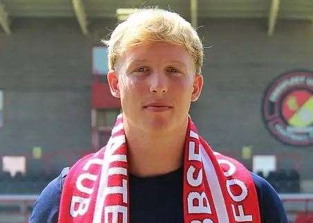 Ebbsfleet United sign goalkeeper Will Buse from Salisbury