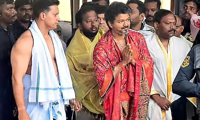 Purnakumbha welcome for CM Vijay in Kollur; offers special prayers